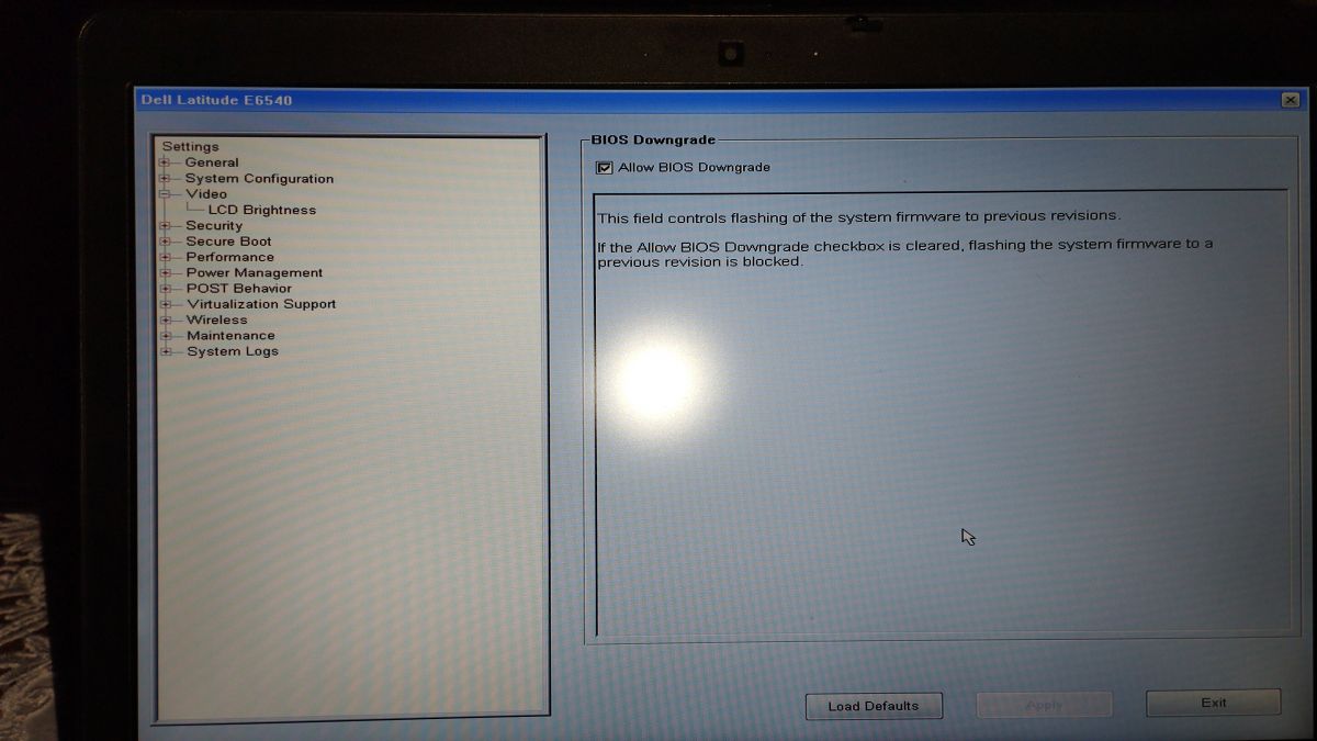 Dlaczego przy podpięciu przez HDMI w TV nie ma obrazu? PC: Dell 6540.