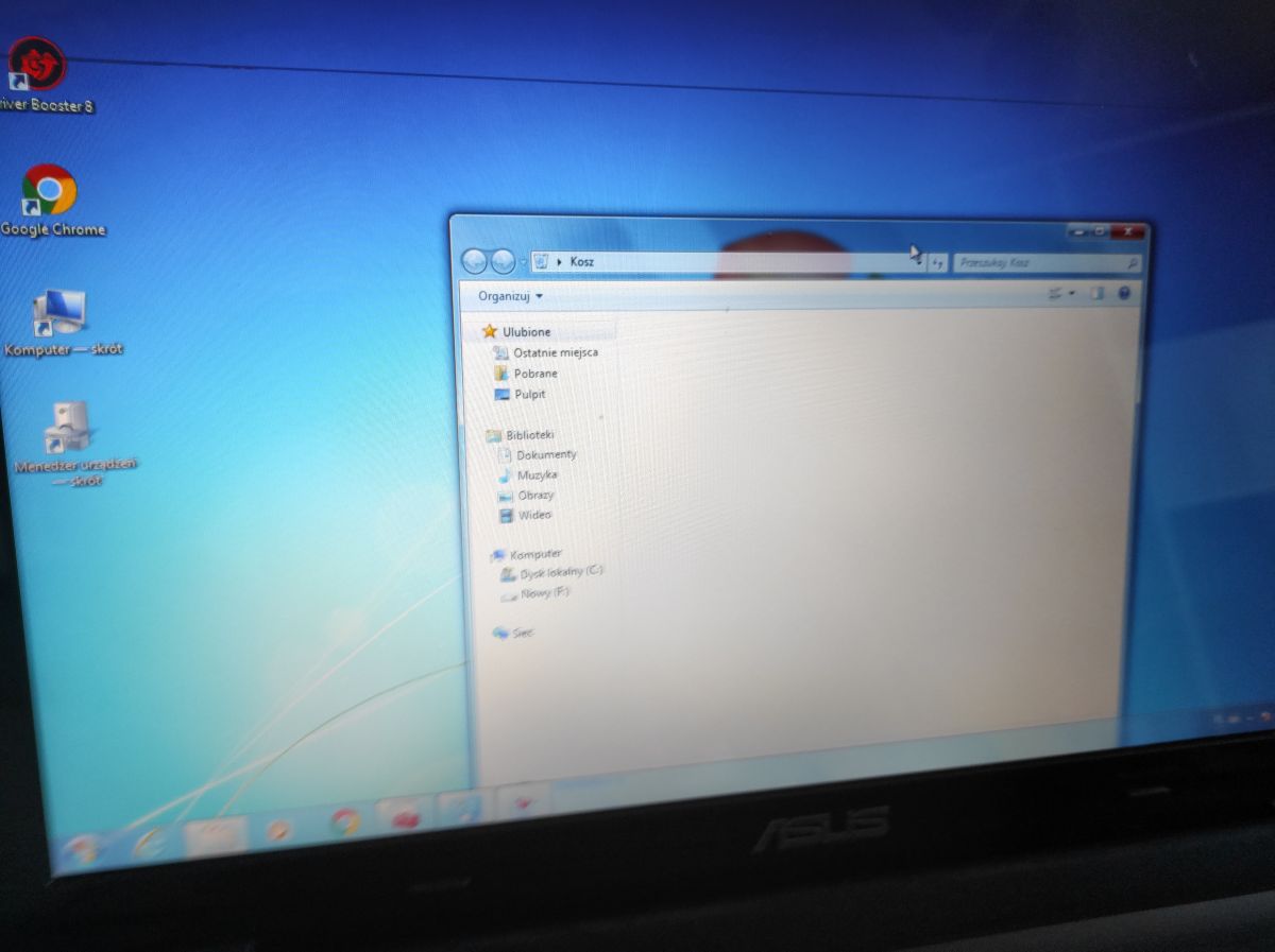 [Rozwiązano] Asus x73b - poziome czarne paski po zainstalowaniu sterowników