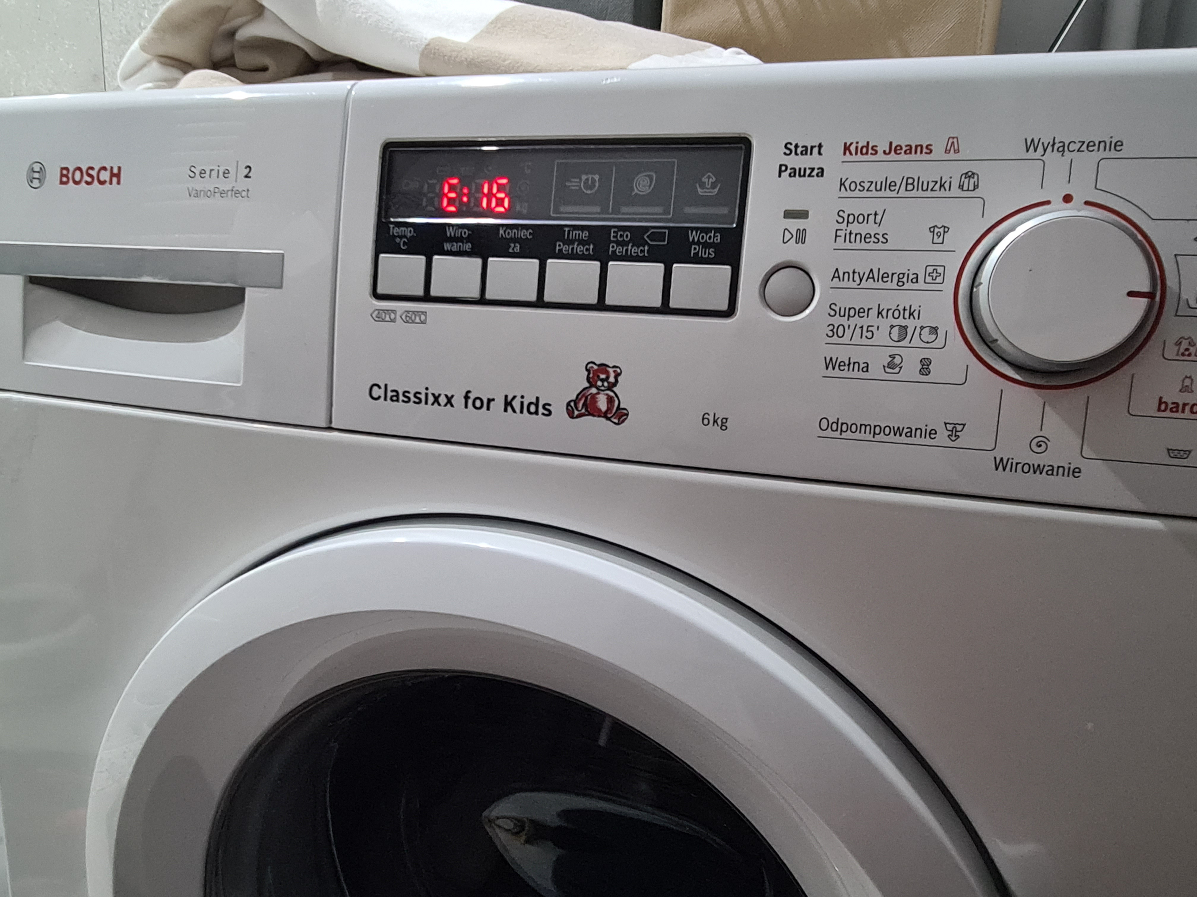 Pralka Bosch Serie 2 VarioPerfect Calasixx for Kids - błąd E:16