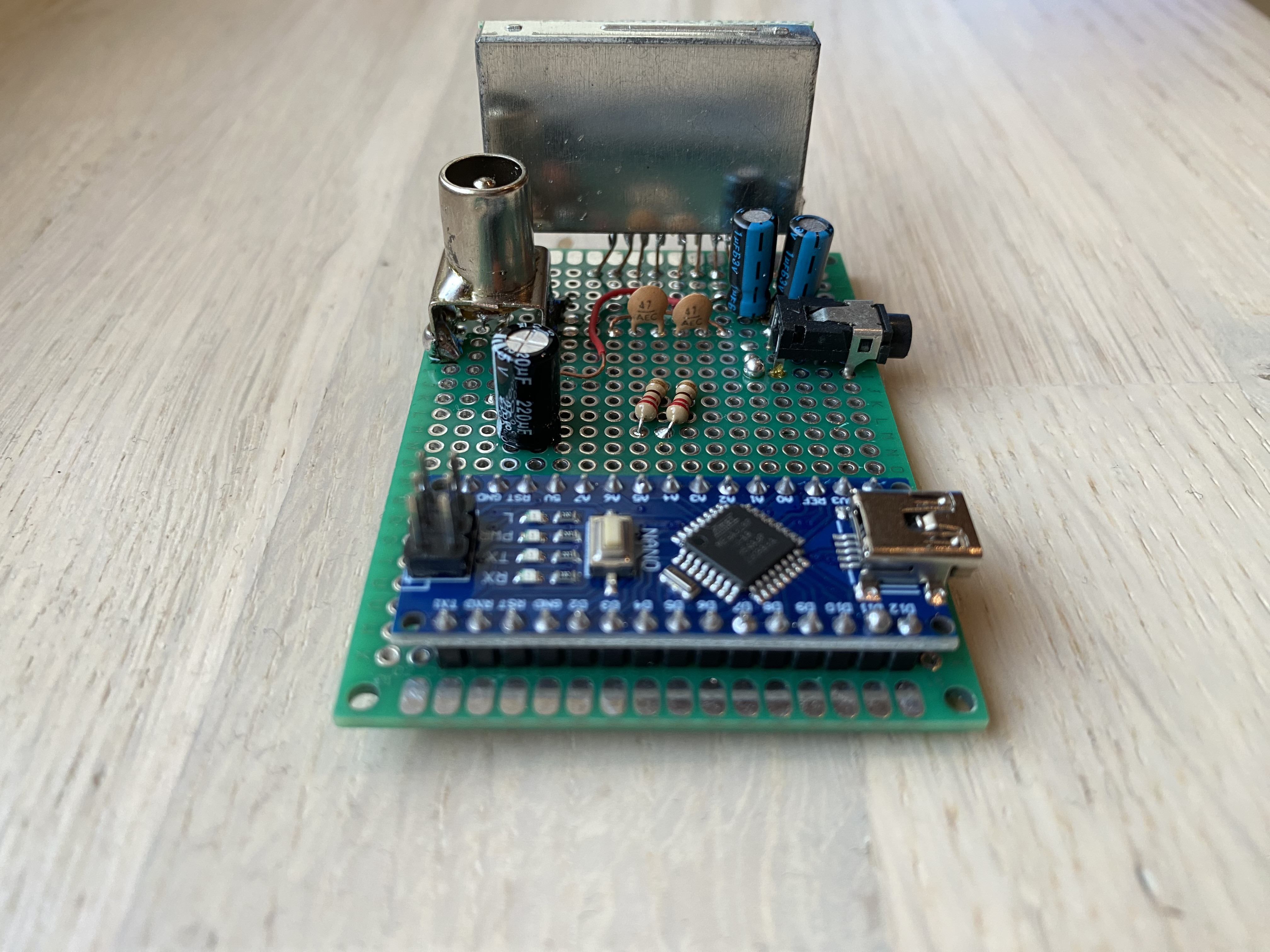 AM / FM tuner TEF6686 controlled from the computer - 3