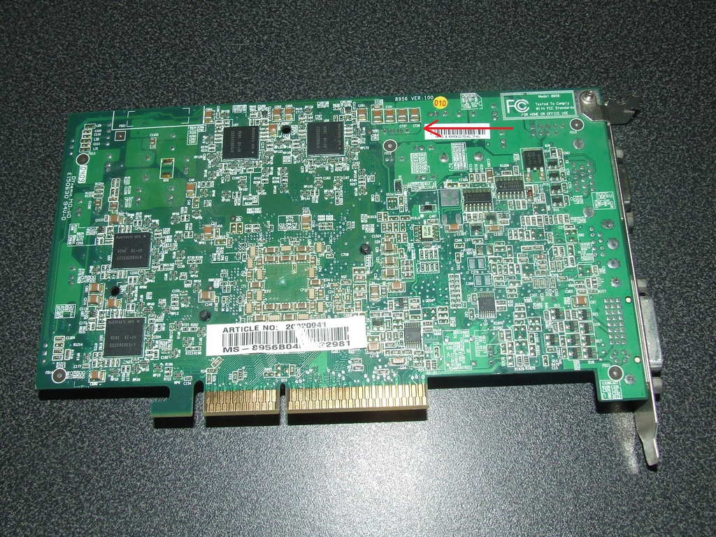 Radeon 9800 / AGP - Odpadło złącze zasilania (takie jak w dyskietkach FDD)