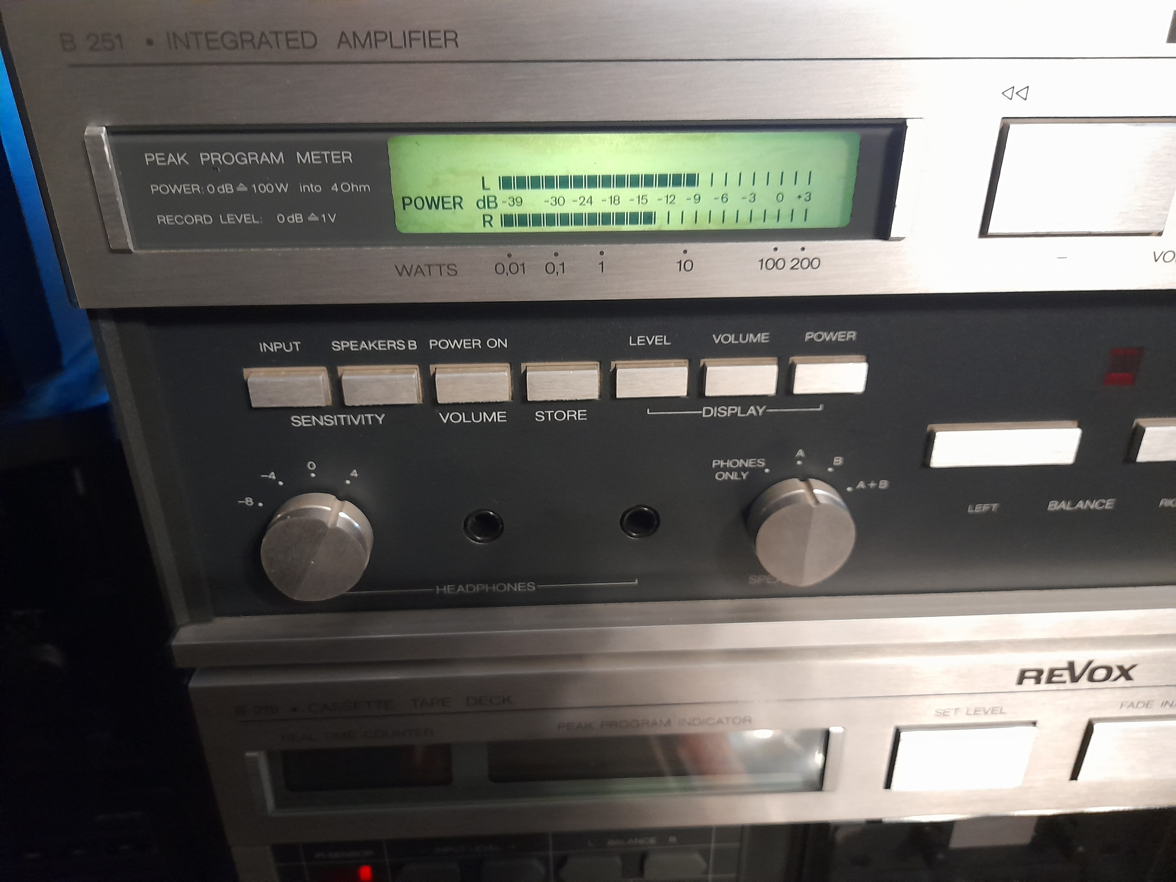 Revox B251 - Po uruchomiemiu wzmacniacza bardzo słaby dżwięk.
