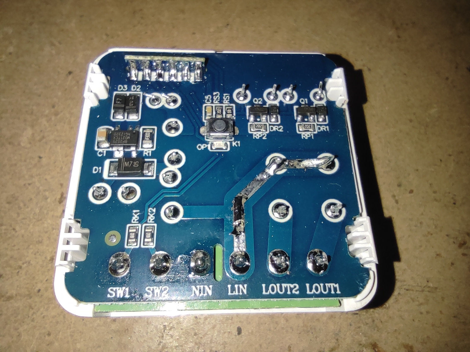 [BK7231N CB2S] 2- and 3-channel WiFi flush-mount switches - description ...