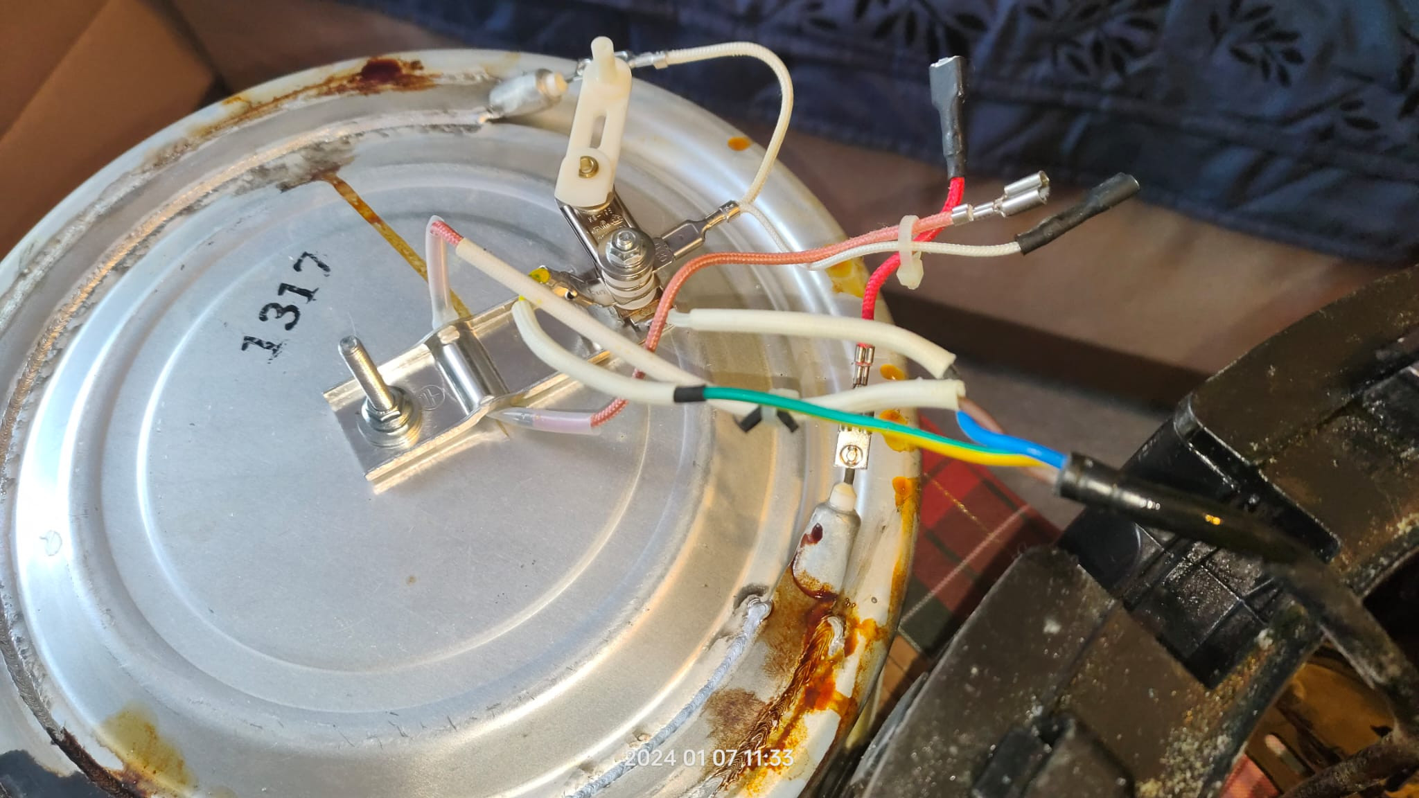 TEFAL F52-2 jak podłączyć żółty kabel w frytkownicy?