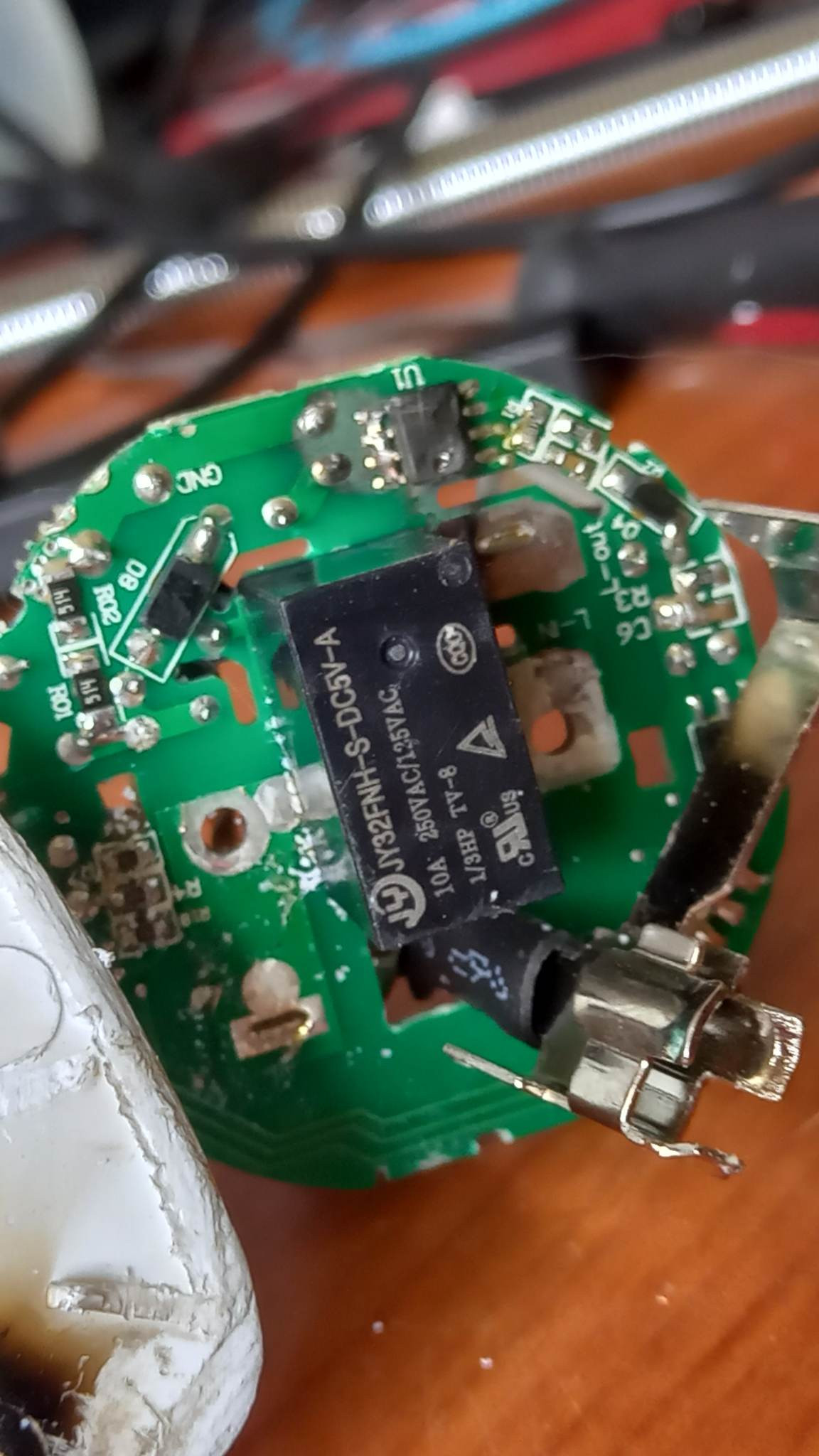 [TYWE2S] Ezviz CS-T30 10A EU (WG08(10)V1.4) brute-force teardown
