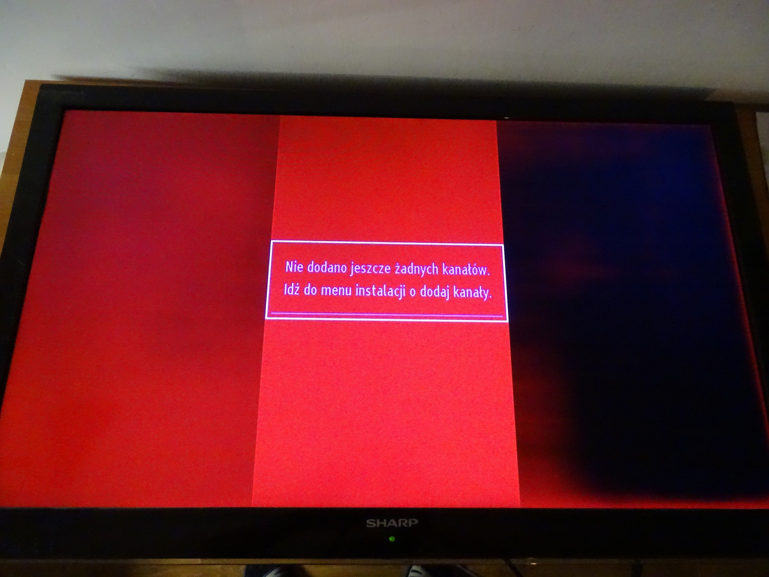 Sharp LC-40LE510E - Czerwony obraz słabe odświeżanie