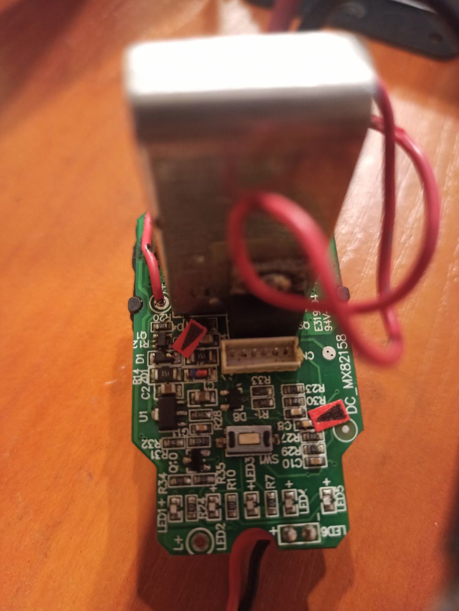 Dobór diody i rezystora do klucza Parkside - zaznaczone C8, D1 ...