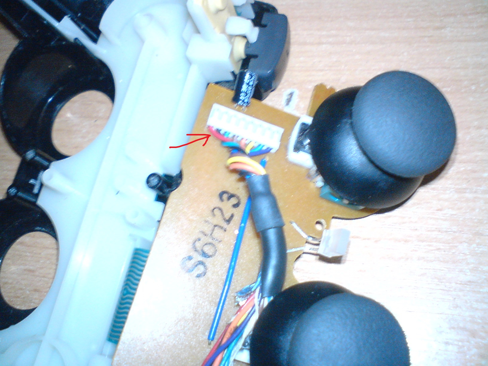 [PS2] Jak naprawić przerwany kabel w padzie Dualshock 2 do PS2?