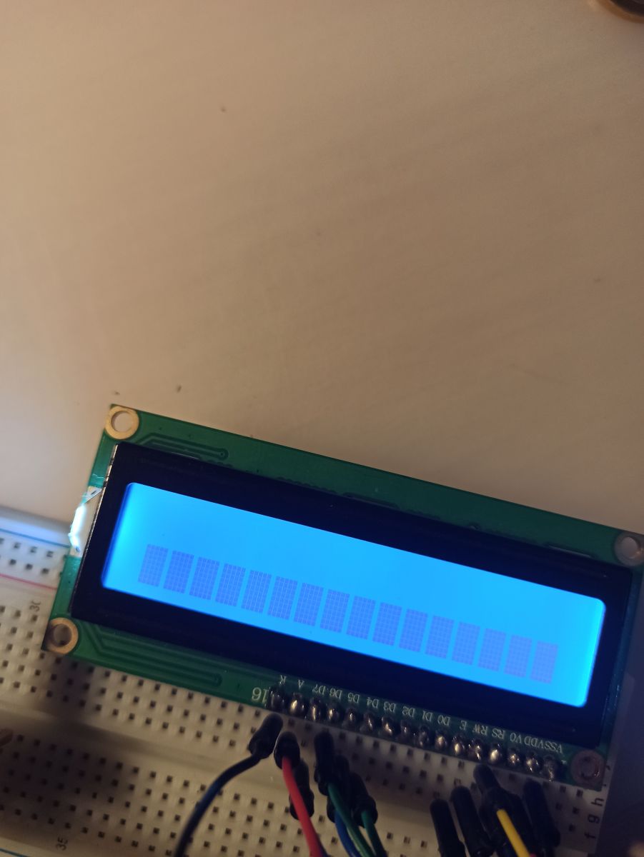Problem z wyświetlaczem LCD podłączonym do Arduino