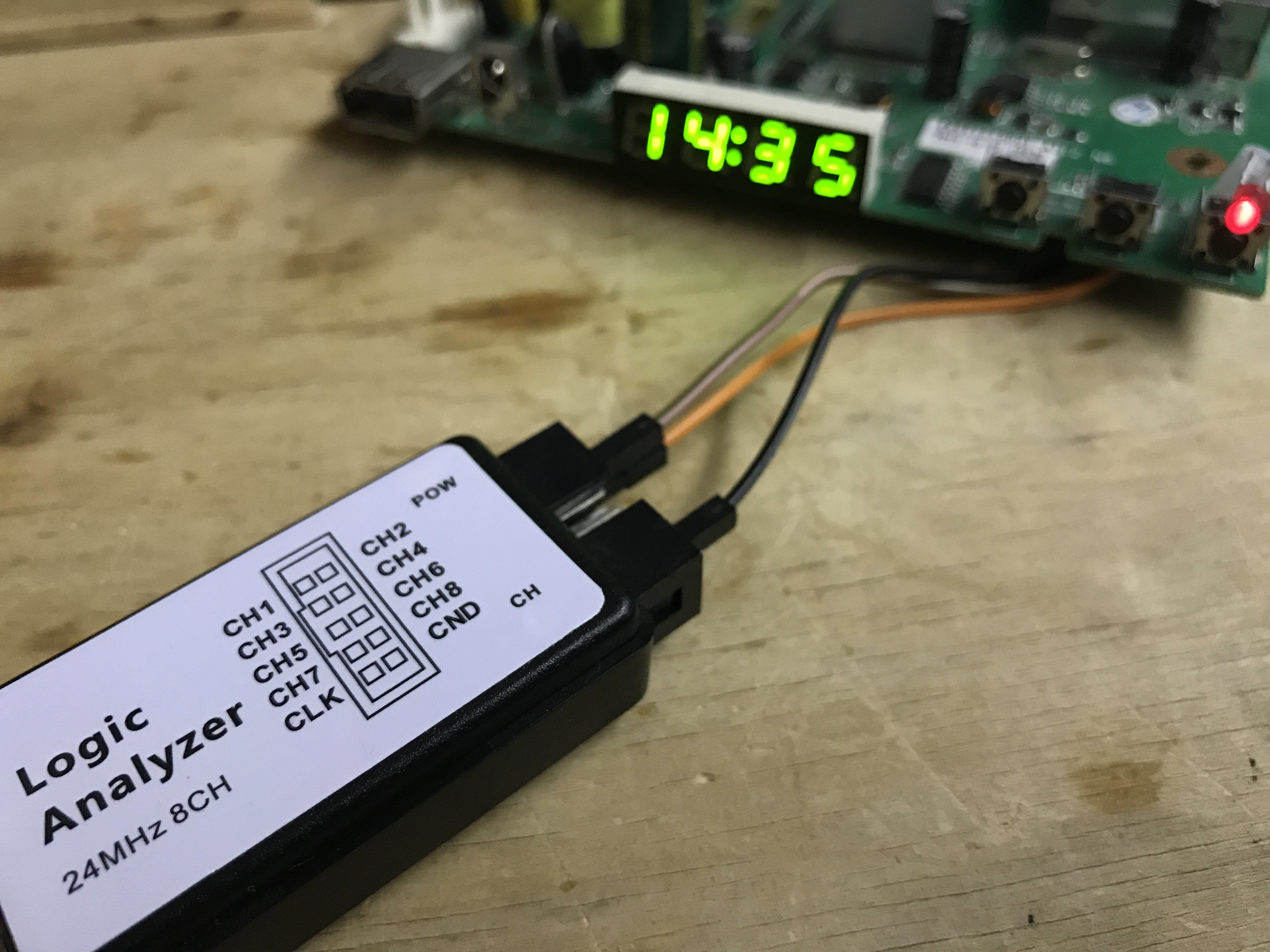 Salae 24MHz logic analyzer for 10$ - analysis of an unknown LED display ...
