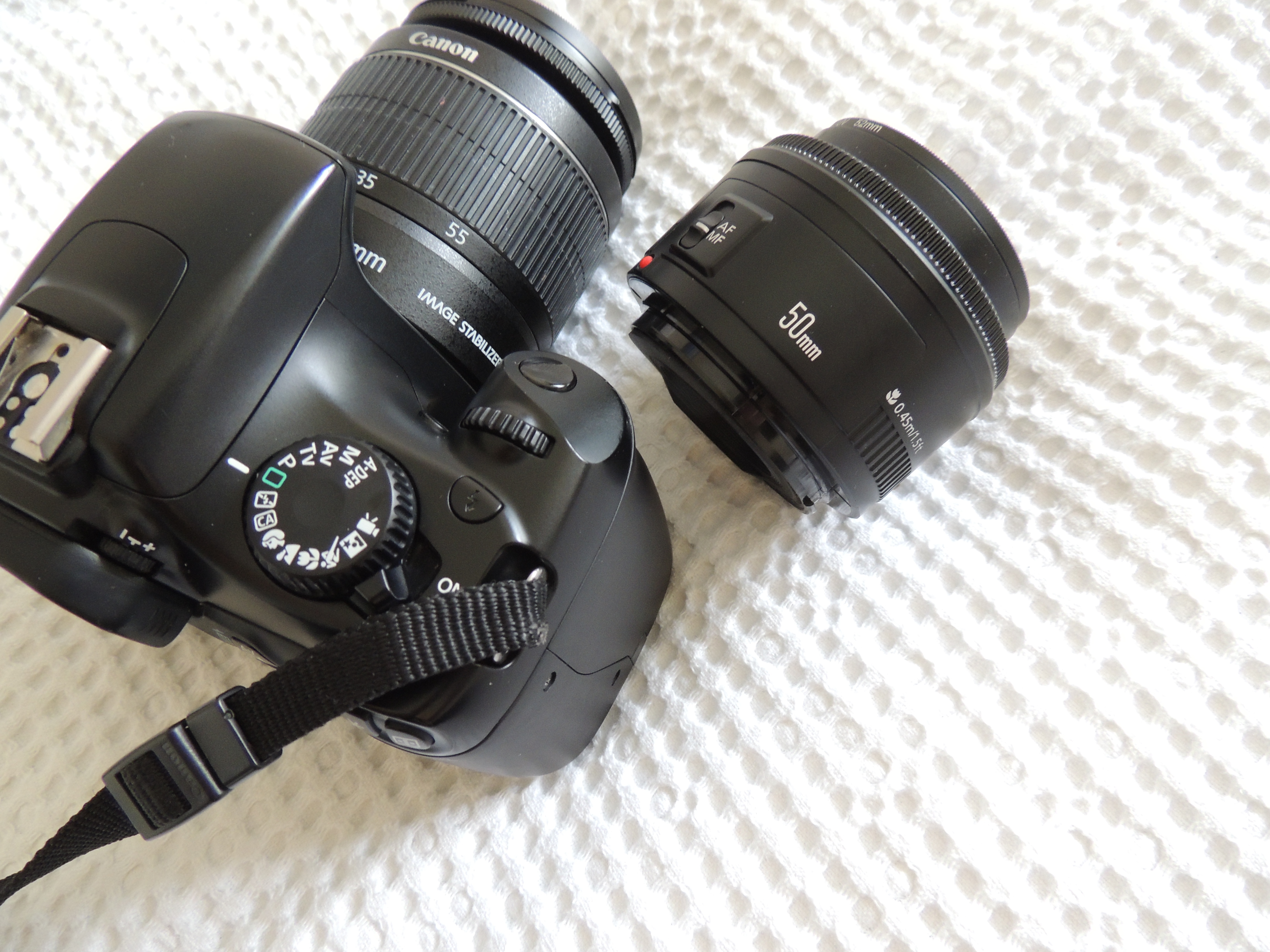 [Sprzedam] Canon EOS Rebel T3 ( 1100d ) z dwoma obiektywami