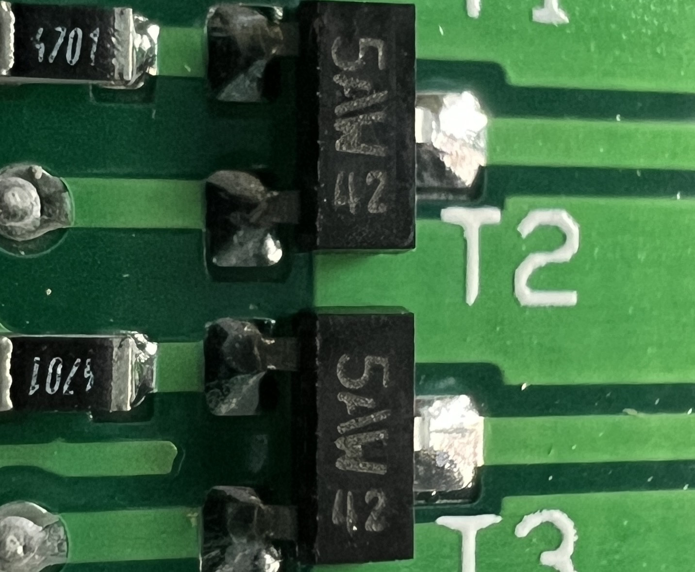 Identyfikacja tranzystora SMD 5AW42 - czy można użyć 5AW74 lub 5AW92?