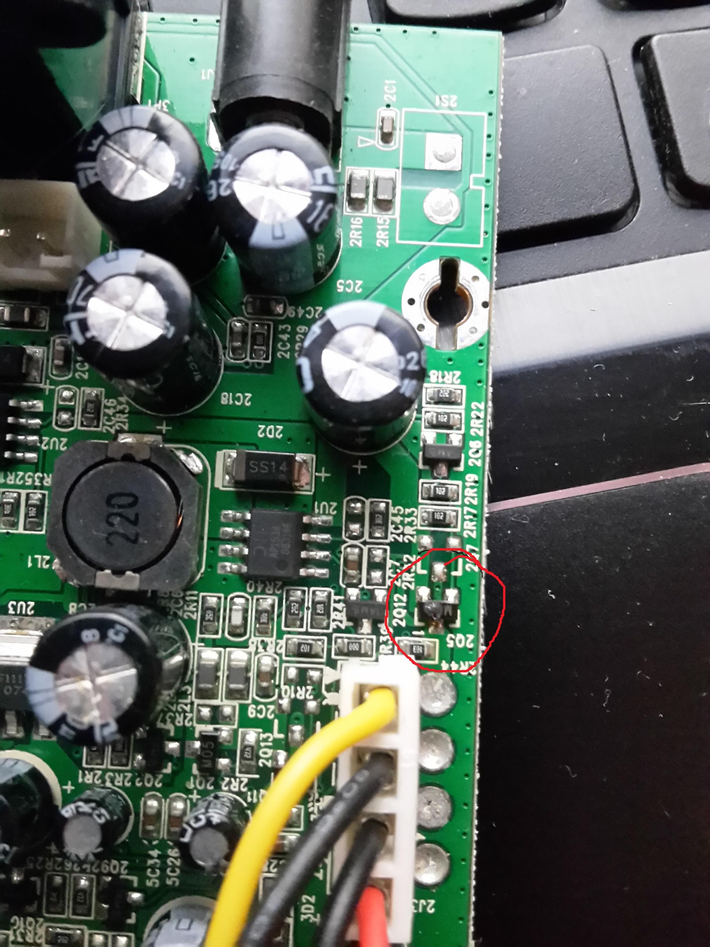 Movie Cube Q120 - identyfikacja spalonego elementu SMD przy zasilaniu dysku