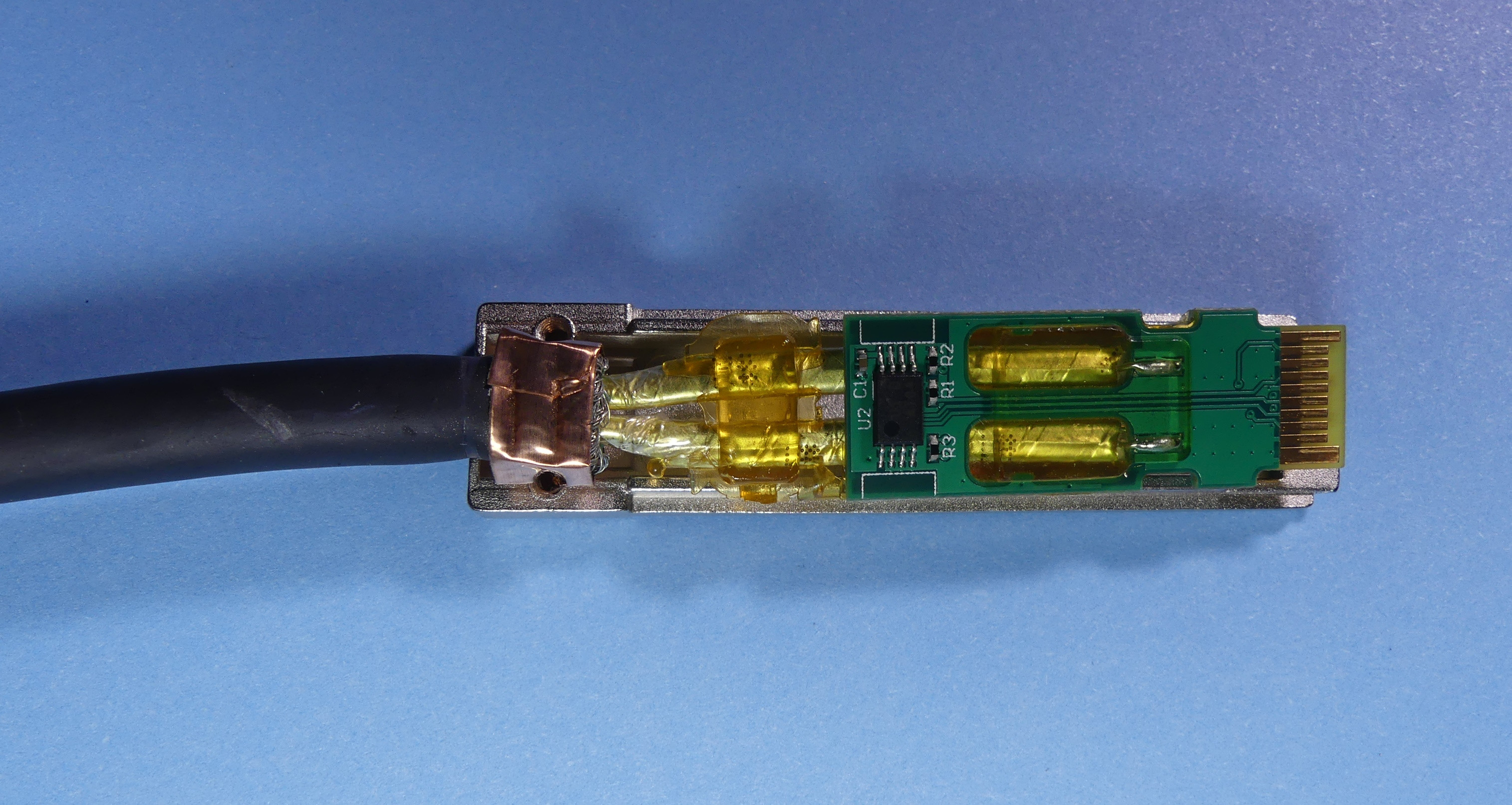 Wnętrze modułów SFP+ kabla DAC 10GBE - elektroda.pl