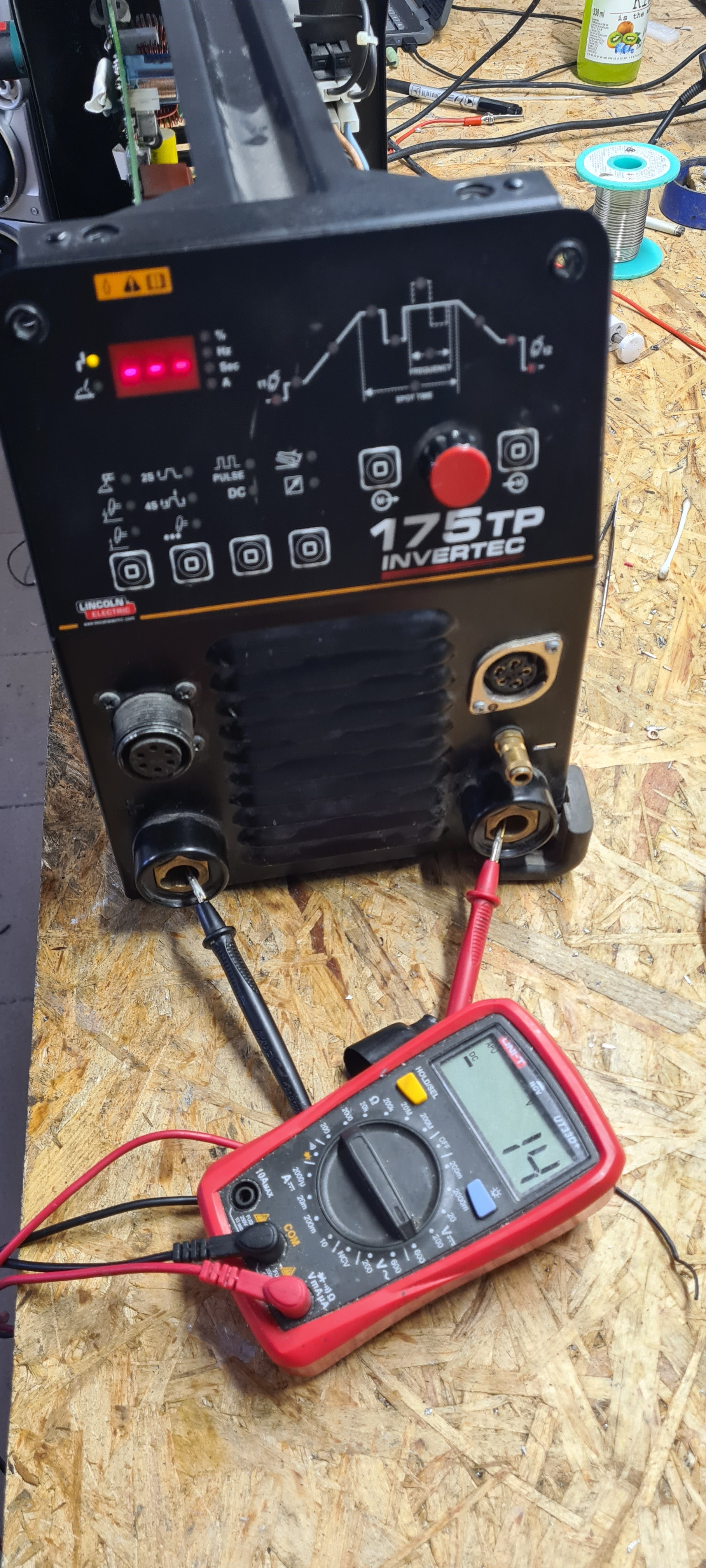 [Rozwiązano] Lincoln Electric 175TP - spawarka inwertorowa, błąd na ...