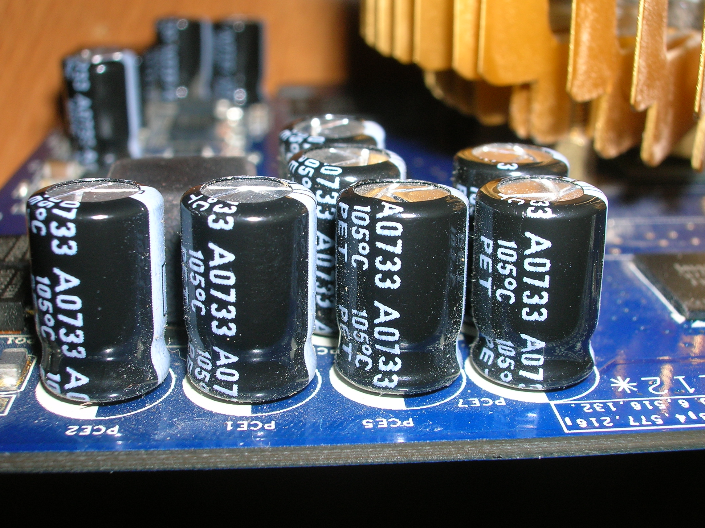 Jak naprawić spaloną cewkę TRIO R68 na karcie Asus 8600GT?