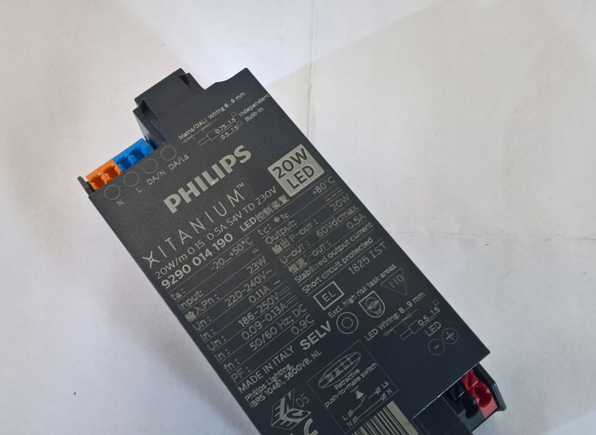 Jaki rodzaj ściemniacza współpracuje z driverem LED PHILIPS Xitanium ...