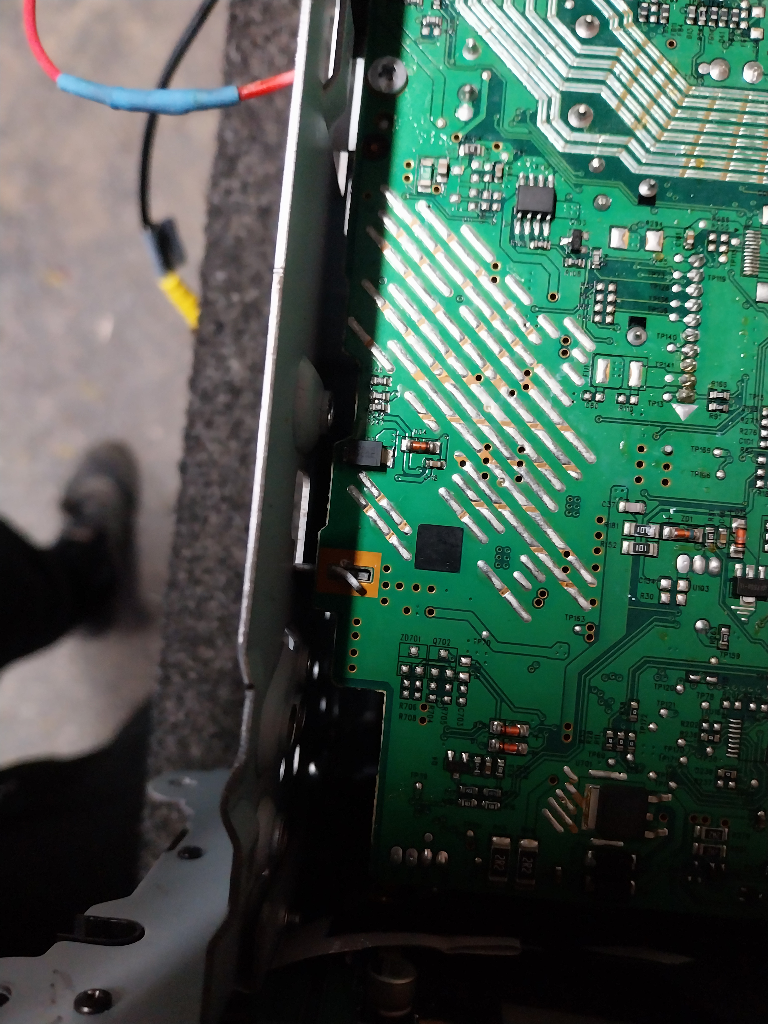 Identyfikacja uszkodzonego elementu w radiu samochodowym 2 din android