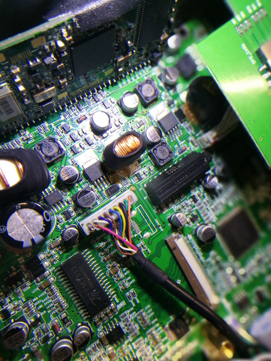 Radio 2 DIN (No name} nie włącza się podejrzany TD1507TR.