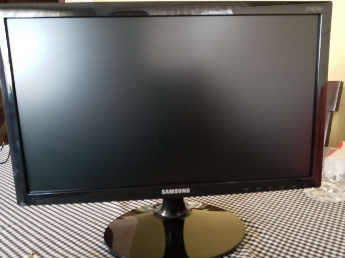 [Sprzedam] Nowe monitory Samsung SD300 19 (3 sztuki) - 250 PLN/szt ...