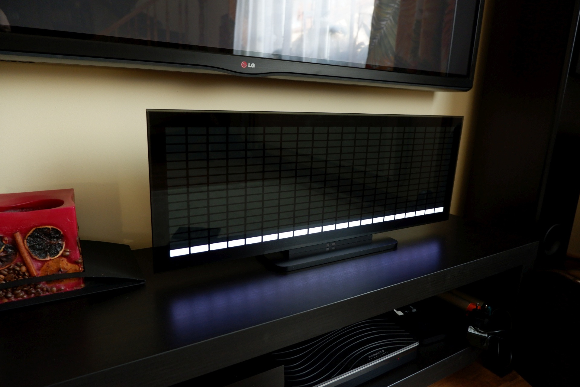 Audio spectrum display (ESP32, WS2812B)