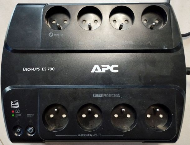 UPS APC Back-UPS ES 700 - brak zasilania procesora, potrzebny schemat