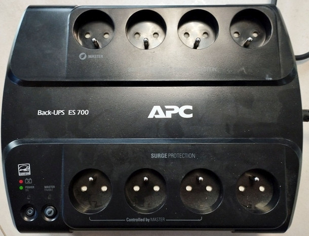 UPS APC Back-UPS ES 700 - brak zasilania procesora, potrzebny schemat