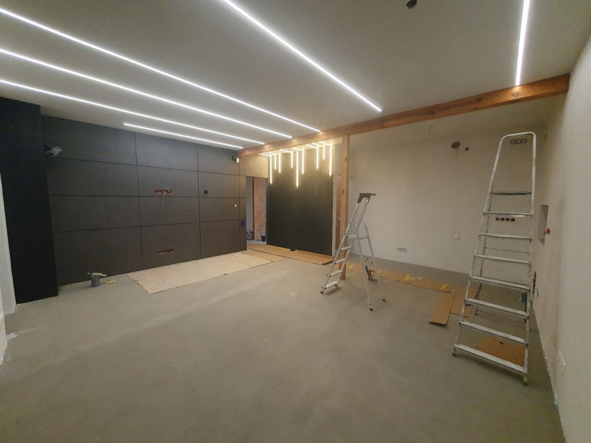 [Rozwiązano] Oświetlenie salonu, listwy LED jako jedyne źródło światła