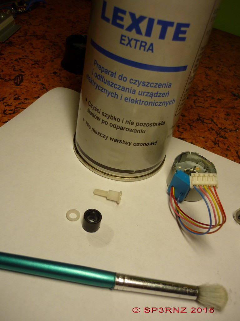 Alternatywne, bezpieczne środki do czyszczenia elektroniki i pudełek ...