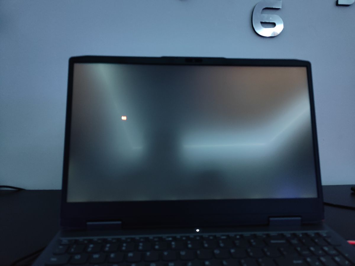 Backlight bleeding w Lenovo Loq 15ARH8 - zwrócić czy zaakceptować rabat ...