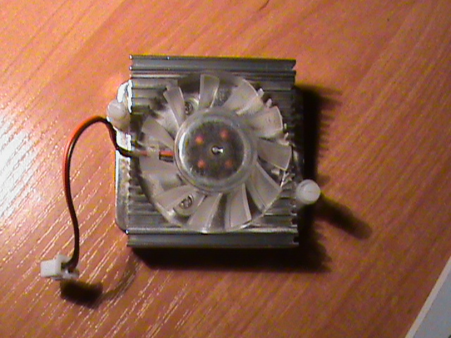 Jakie chłodzenie do ATI Radeon Xpress 1250, 3 mozliwości.