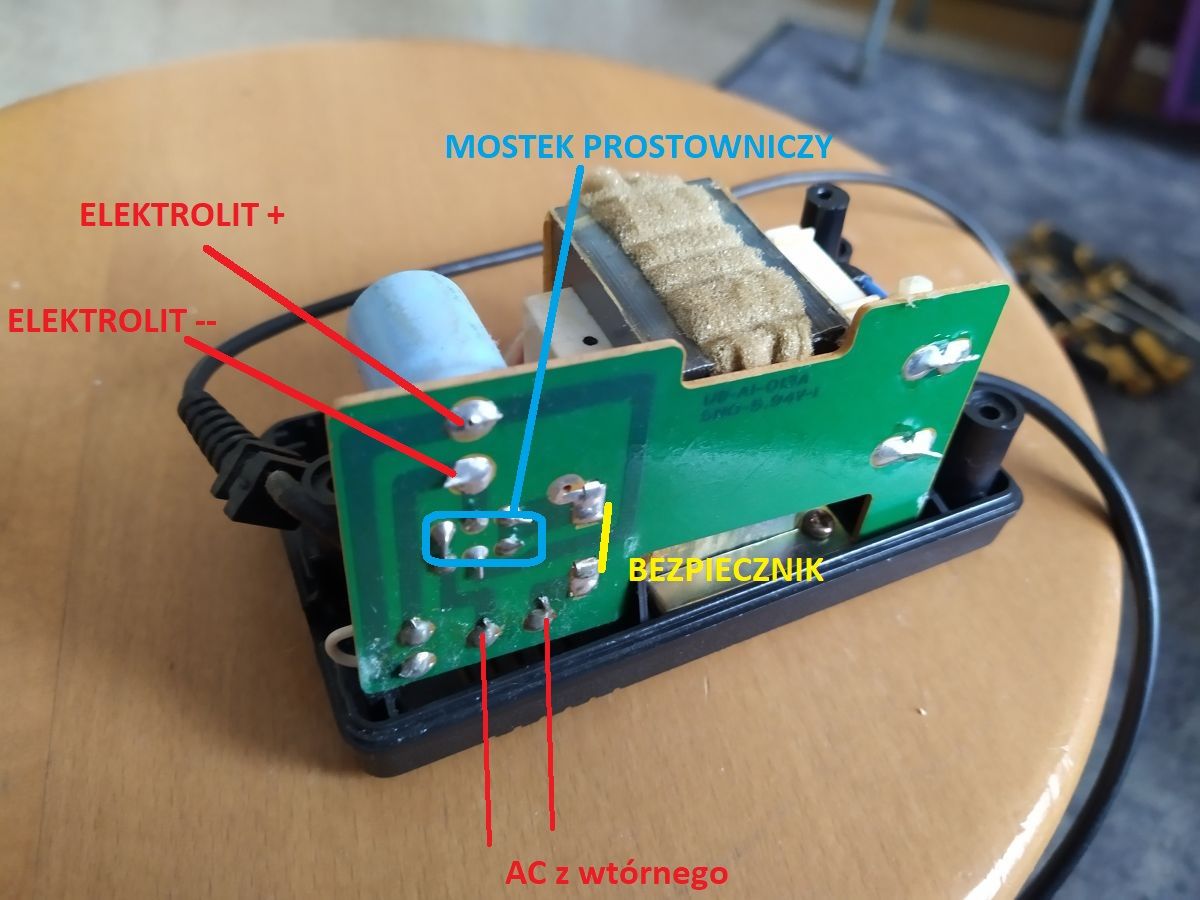 Zasilacz 9V do keyboard'u Casio - przestał działać.