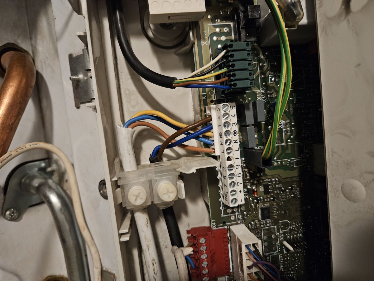 Jak podłączyć listwę Salus KL08RF do pieca Vaillant Ecotec Plus VC PL ...