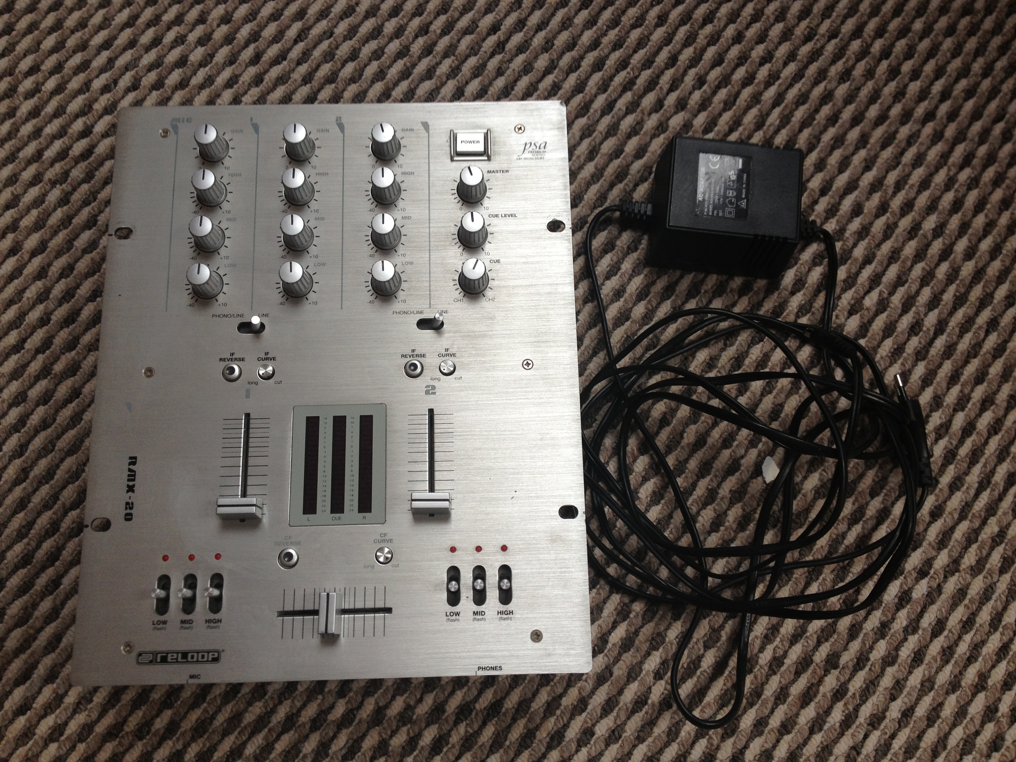 [Sprzedam] Reloop RMX 20 + MIXVIBES u-mix44 - elektroda.pl