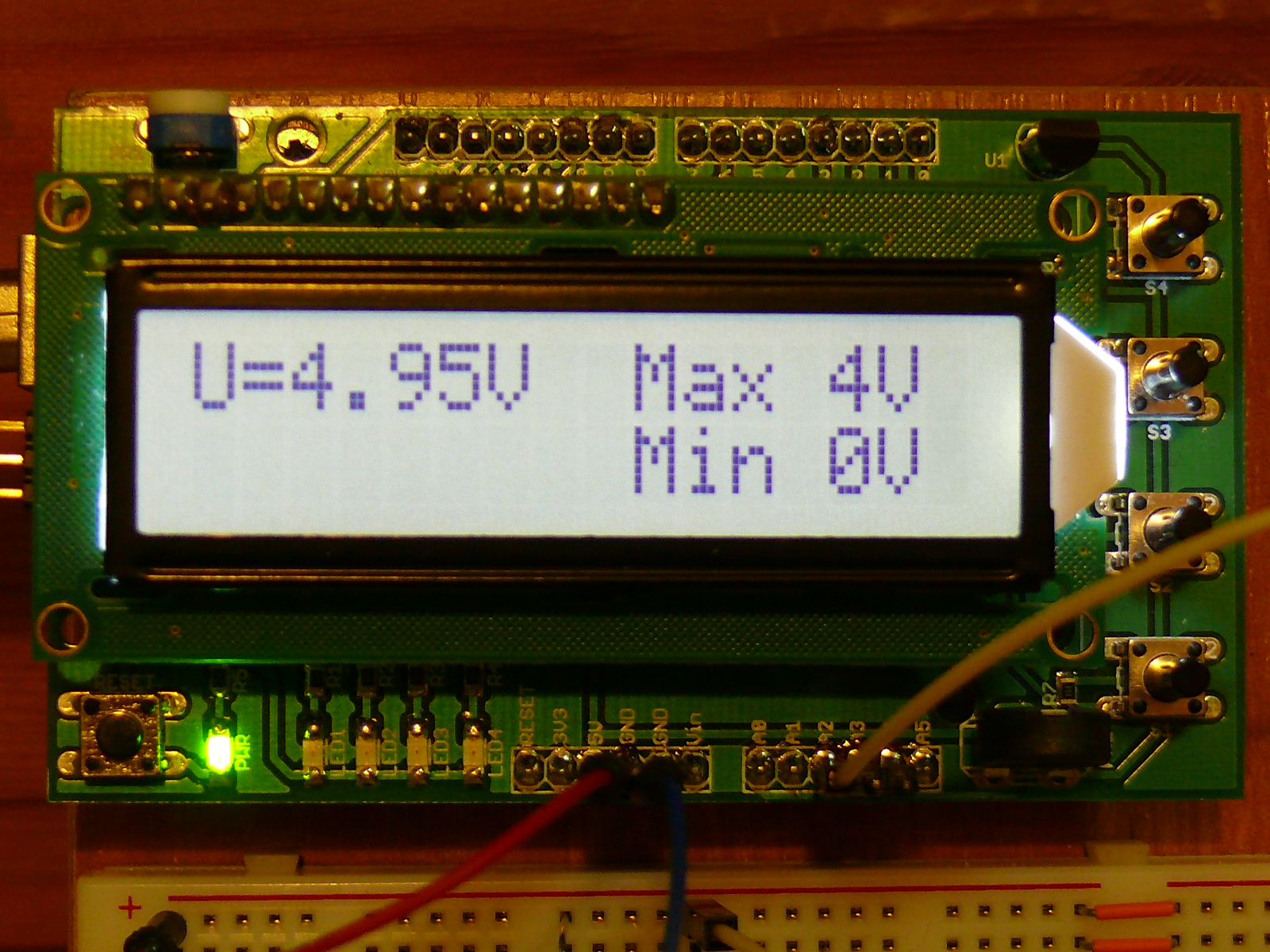 Arduino kod - Woltomierz max i min napięcie akumulatora w aucie