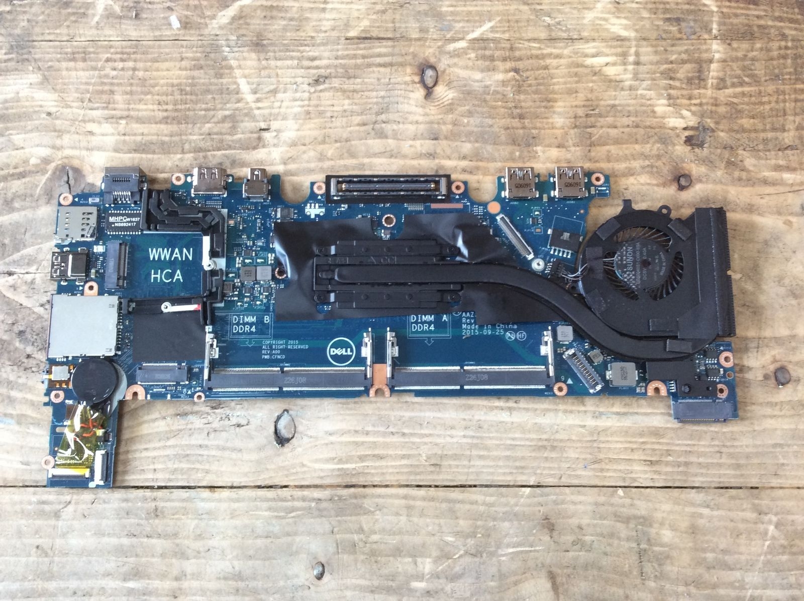 [Rozwiązano] DELL Latitude E7270 - resetuje się podczas pracy na zasilaczu
