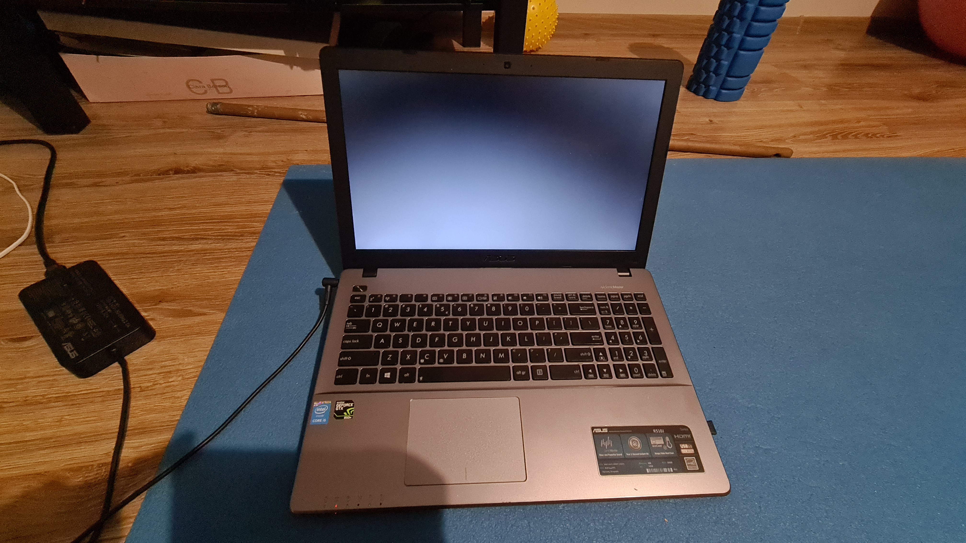 [Rozwiązano] Asus R510 - Upadek laptopa, nie reaguje na uruchomienie ...