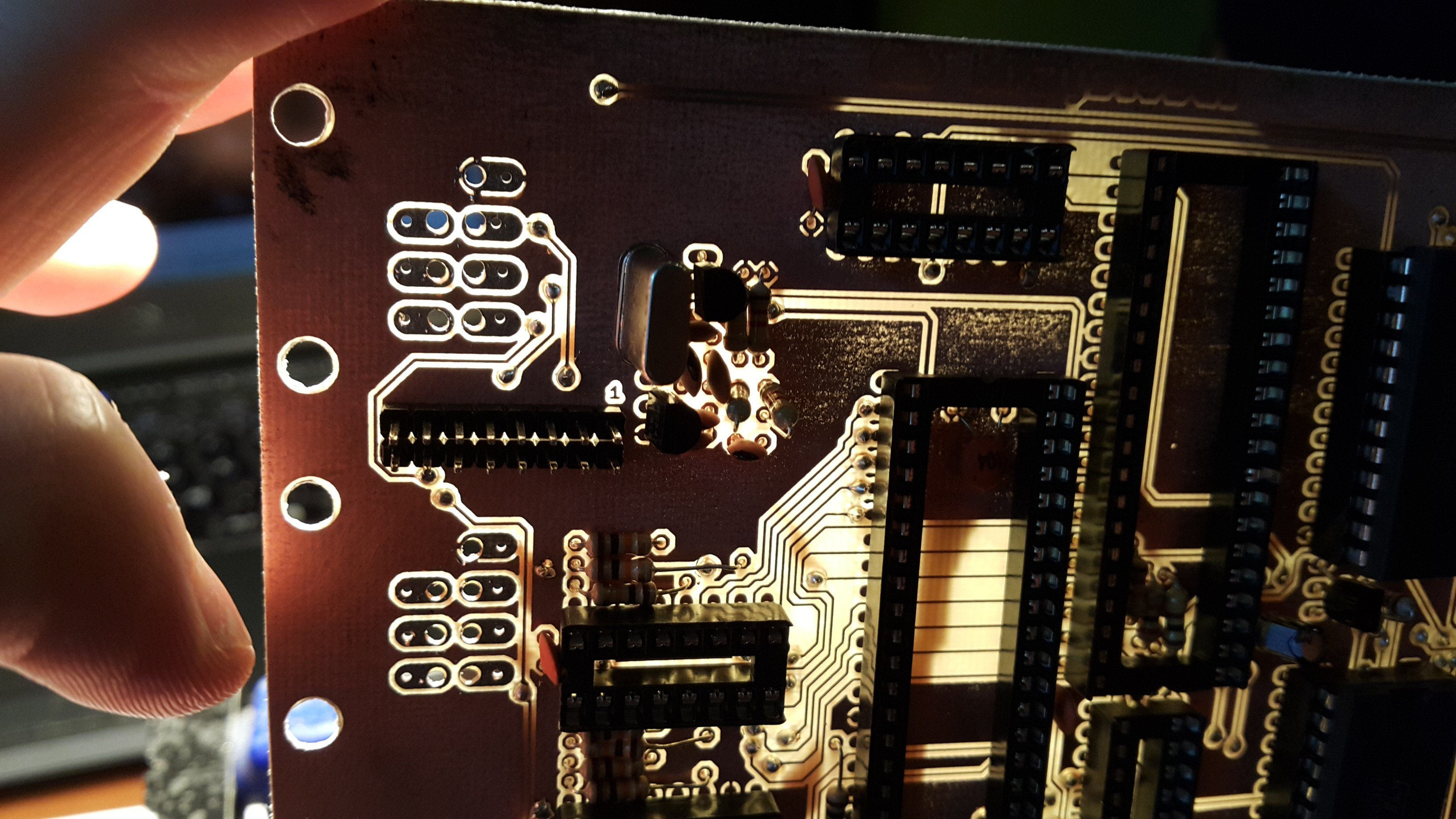 Restoring interesting mini NES clone (DY-636N) - nesdev.org