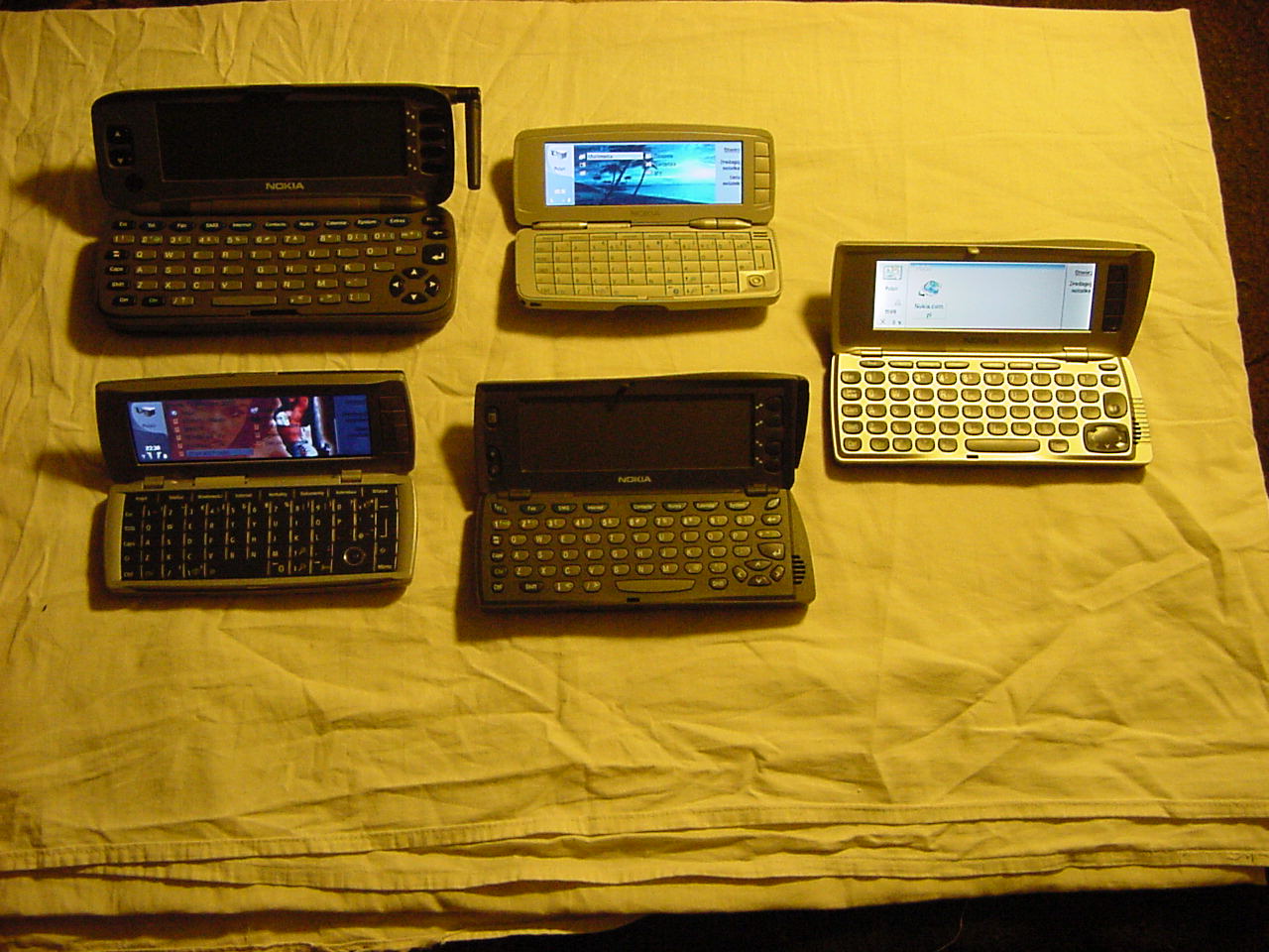 Kolekcja zabytkowych telefonów komórkowych: Motorola D160 z 1996 roku - 2