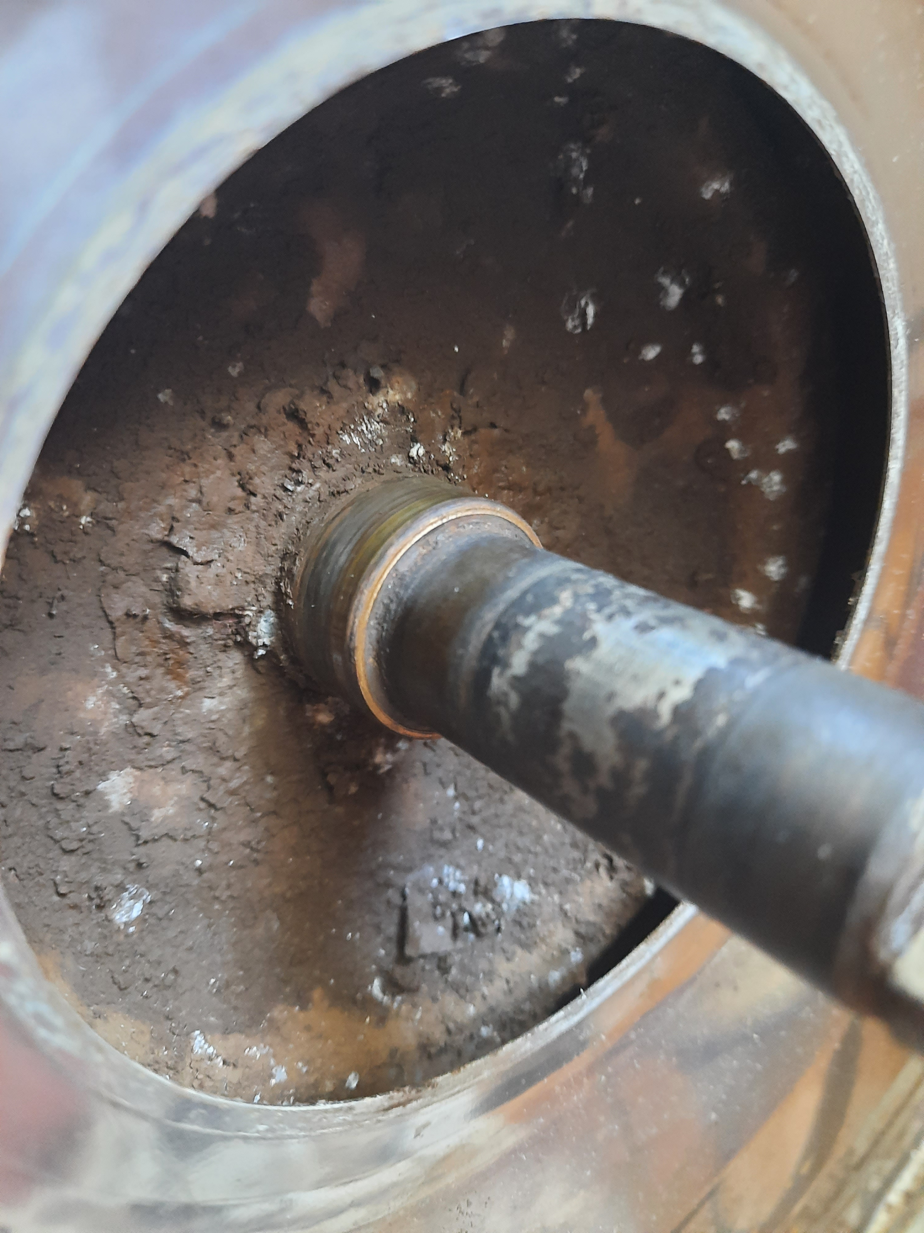 Pralka Electrolux EW512S - wybijanie łożysk z krzyżaka