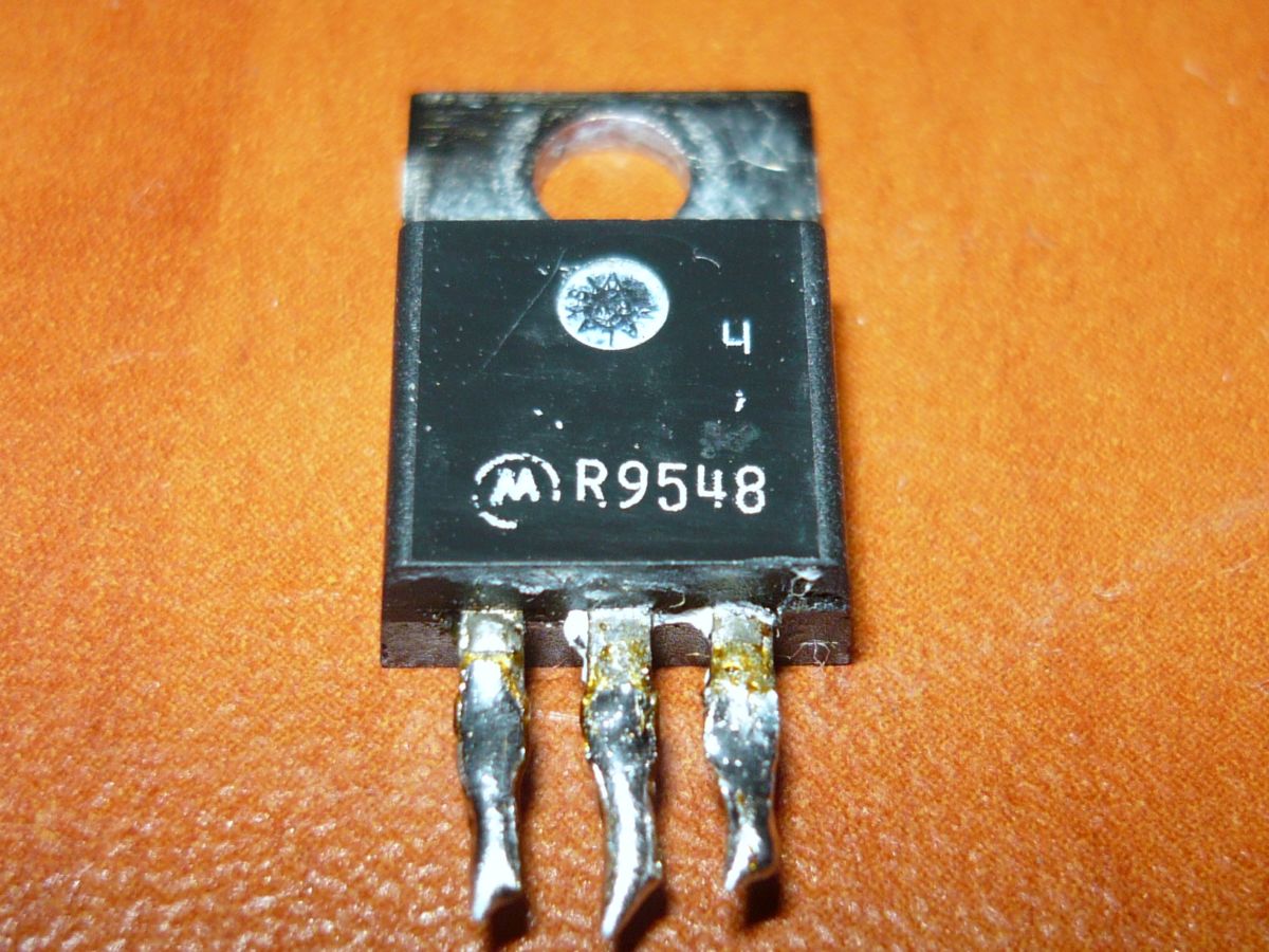 Jak rozpoznać tranzystor MRF477 z demontażu Lincolna bez nadruku?