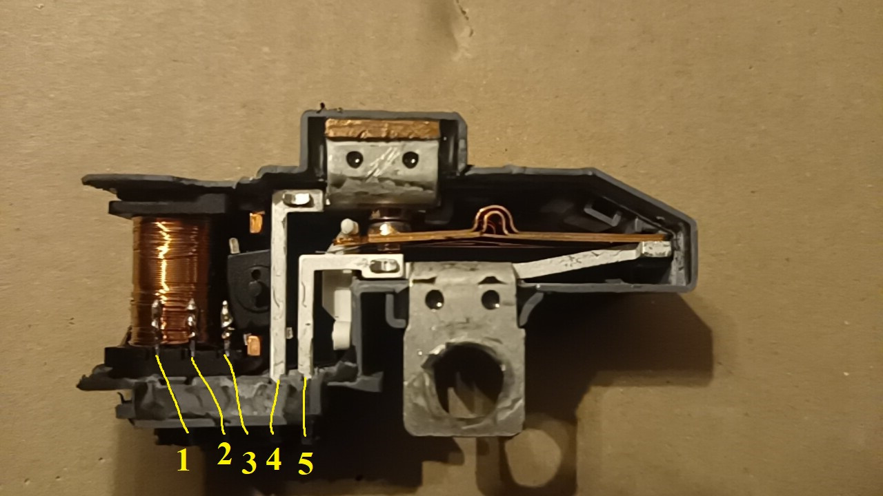 [Rozwiązano] Citroen C4 B7 1.2 HNZ: Szukam schematu wtyczki do modułu ...