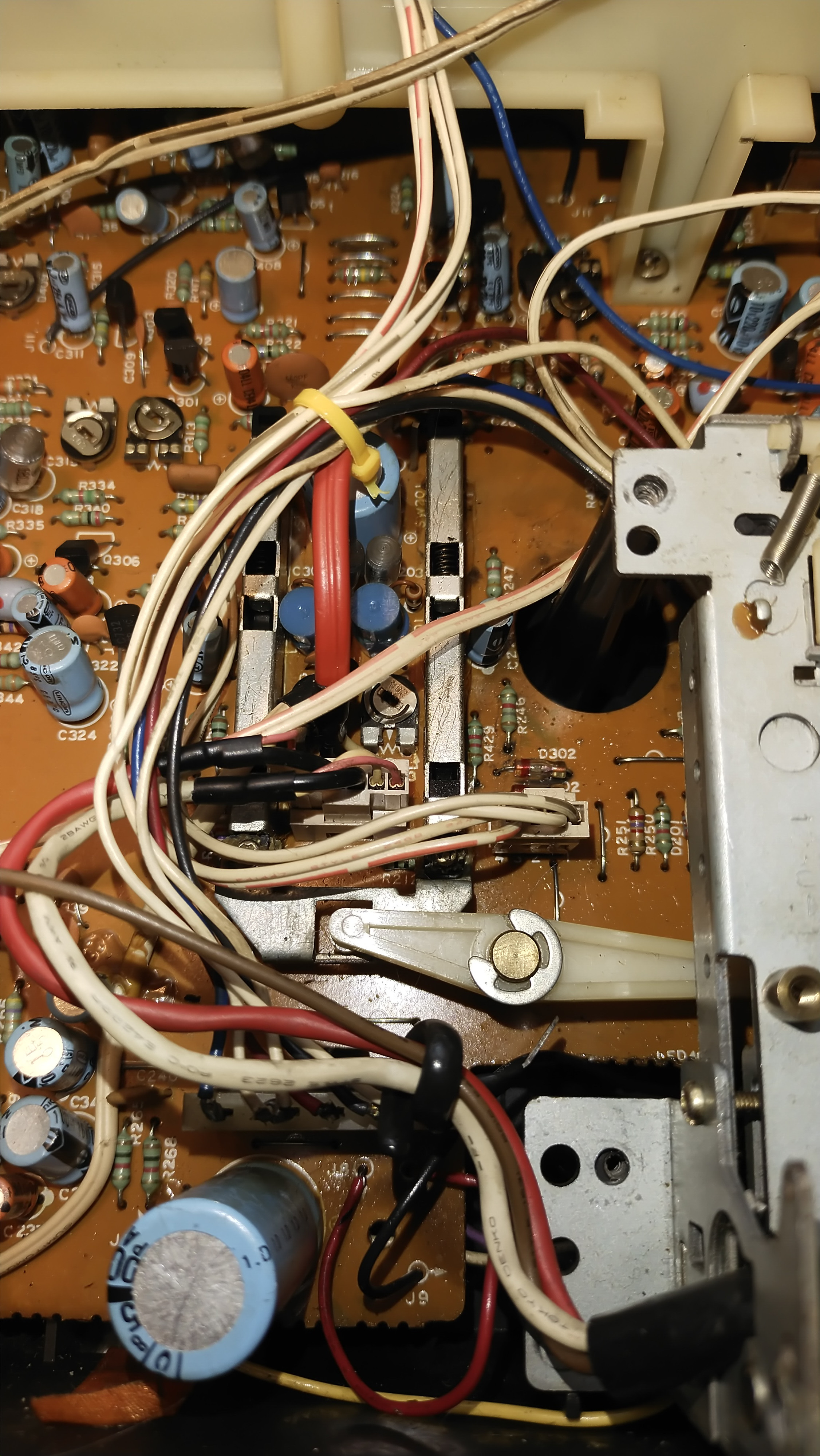 [Rozwiązano] Radiomagnetofon Universum Super Sound 16000 - regulacja ...