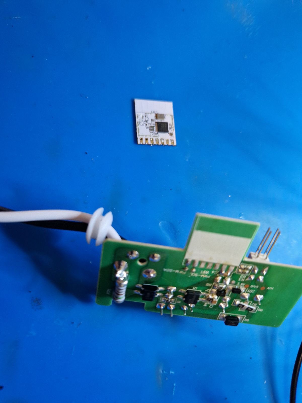 Reverse engineering of an unknown I2C protocol with Sigrok analyzer