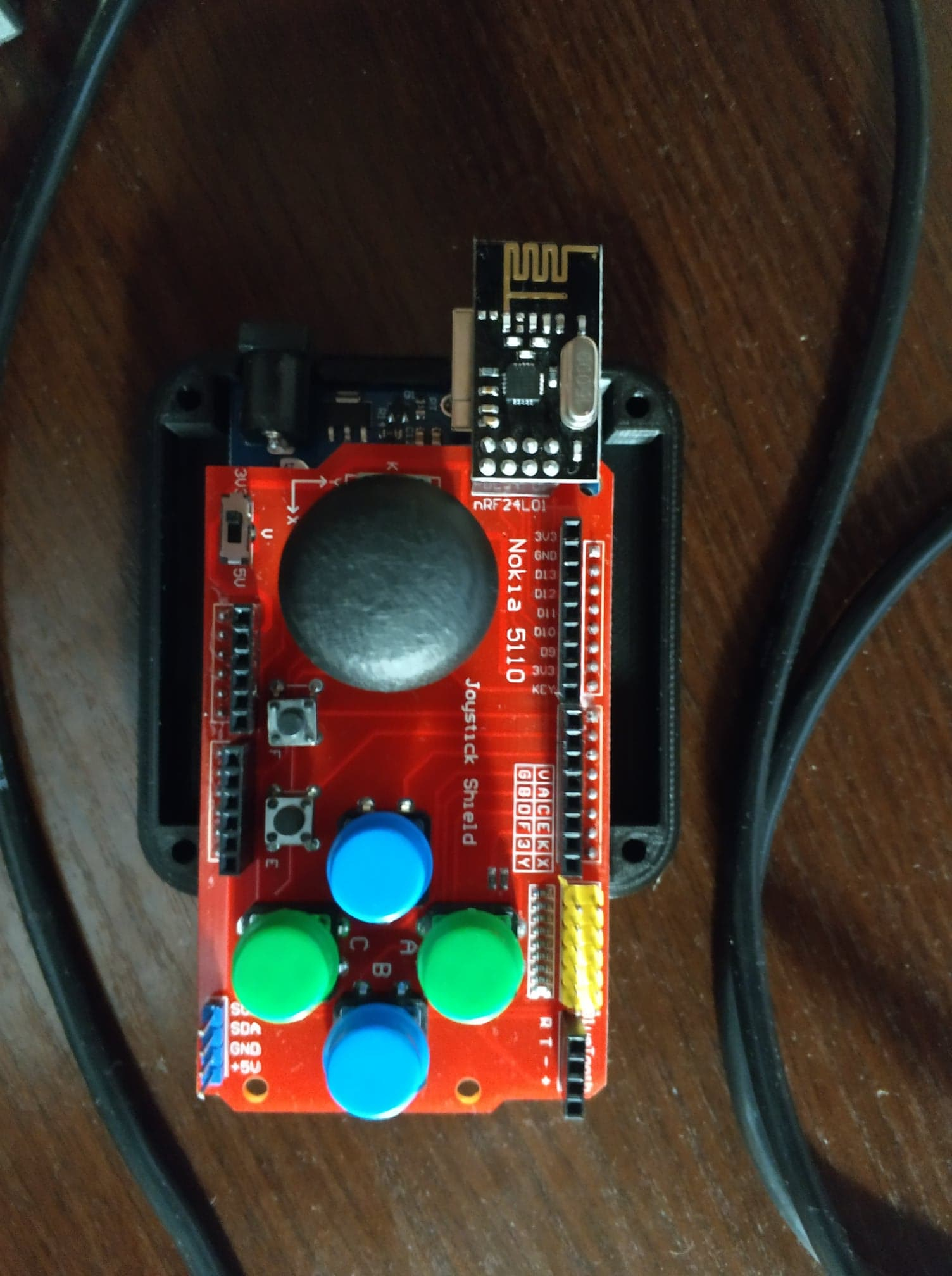 Sterowanie serwomechanizmami - joystick shield + nrf24l01