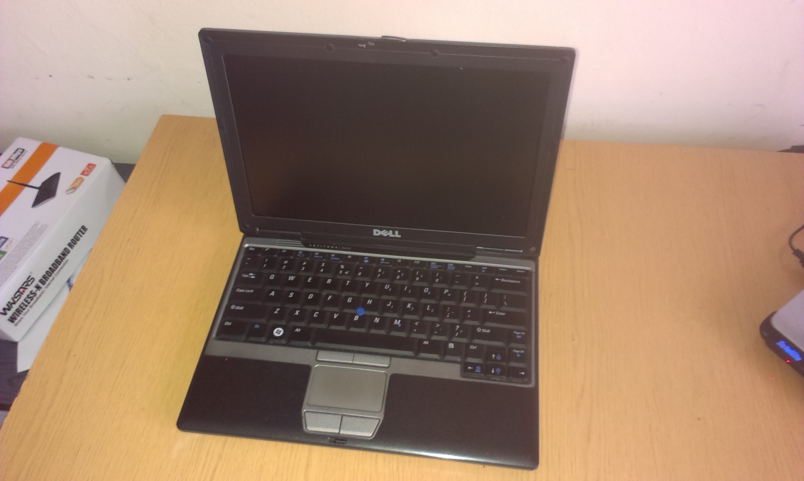 [Sprzedam] Laptop / netbook DELL D430 2x1,2/2048/60 w db stanie