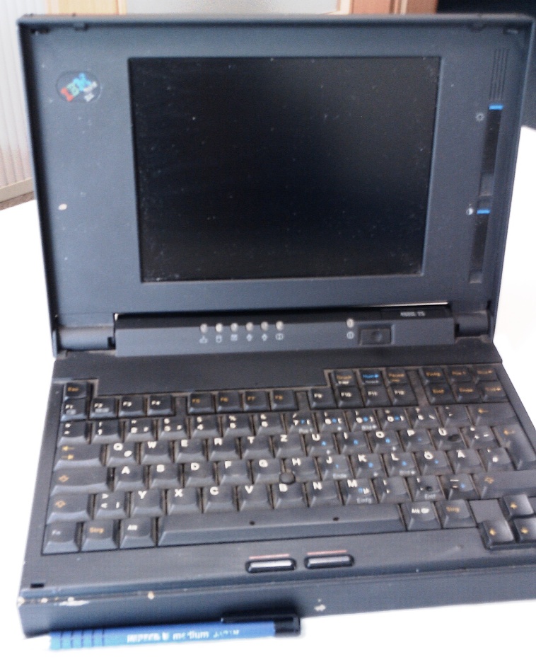 IBM ThinkPad 350c – demontaż obudowy i dostęp do dysku twardego krok po ...