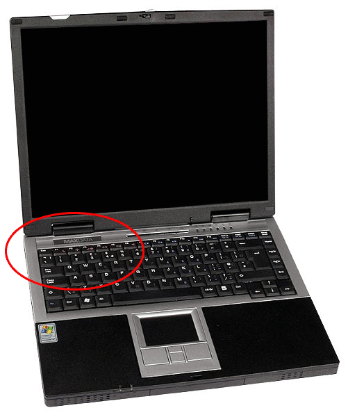 Laptop Maxdata ECO 4200x - jak się dostać do środka?