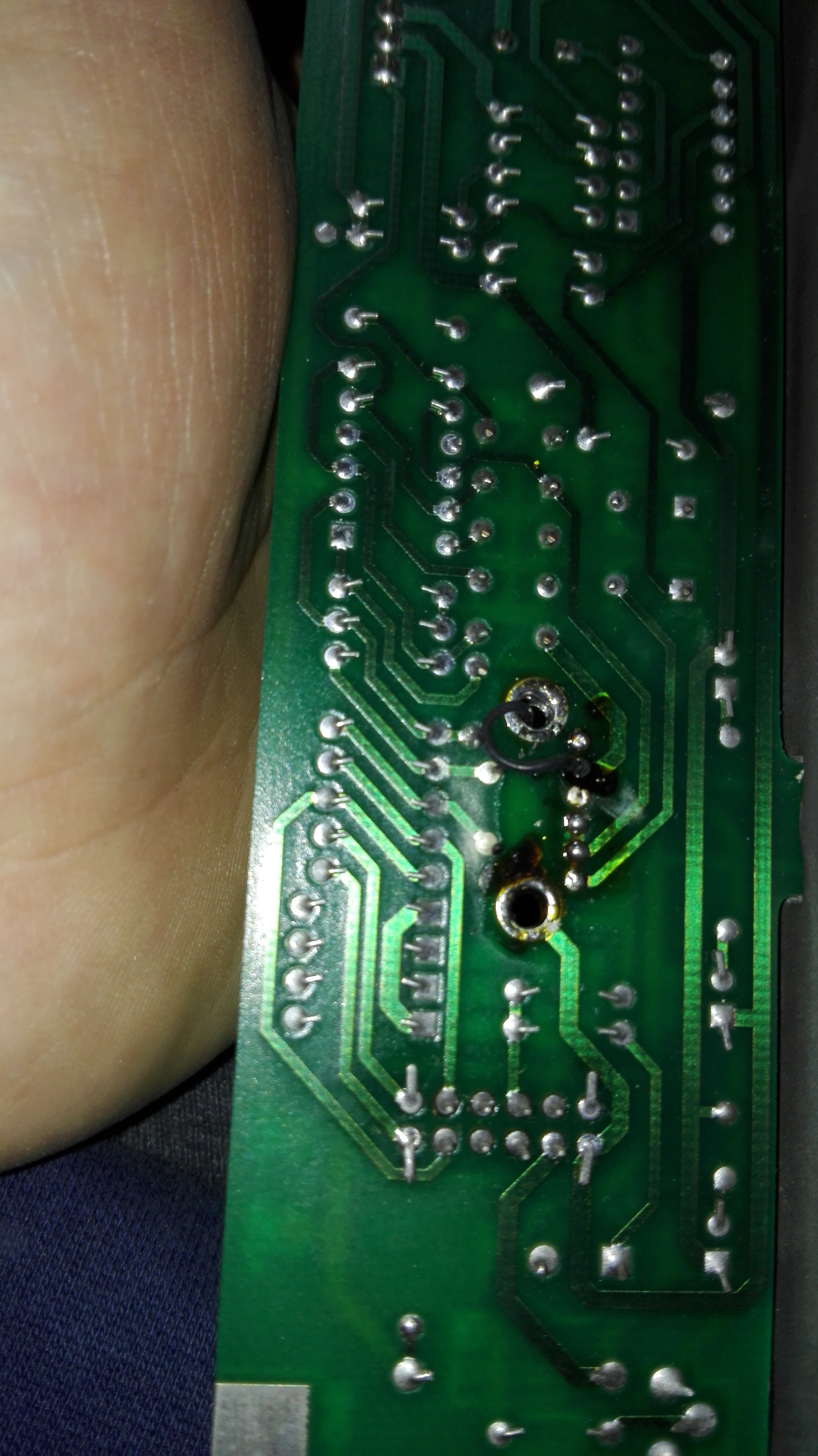 JBL Eon G1 15 - Jaki potencjometr obrotowy do regulacji głośności?