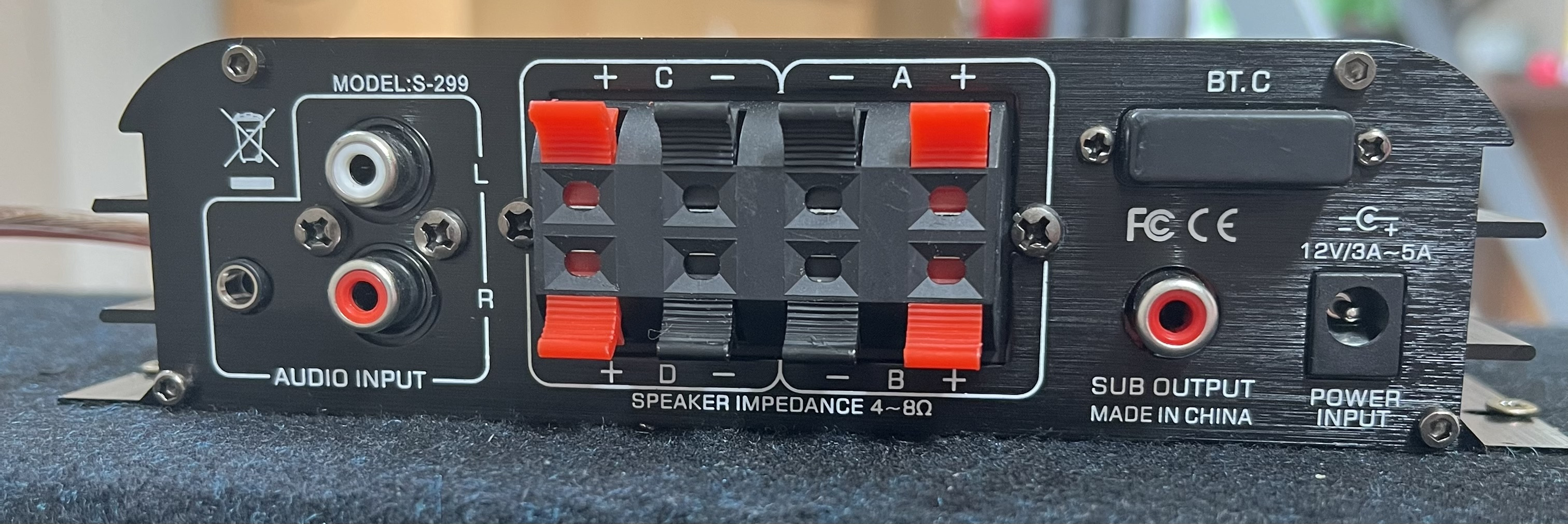 Podłączenie drugiego wzmacniacza z subwooferem pasywnym: RCA typ Y ...